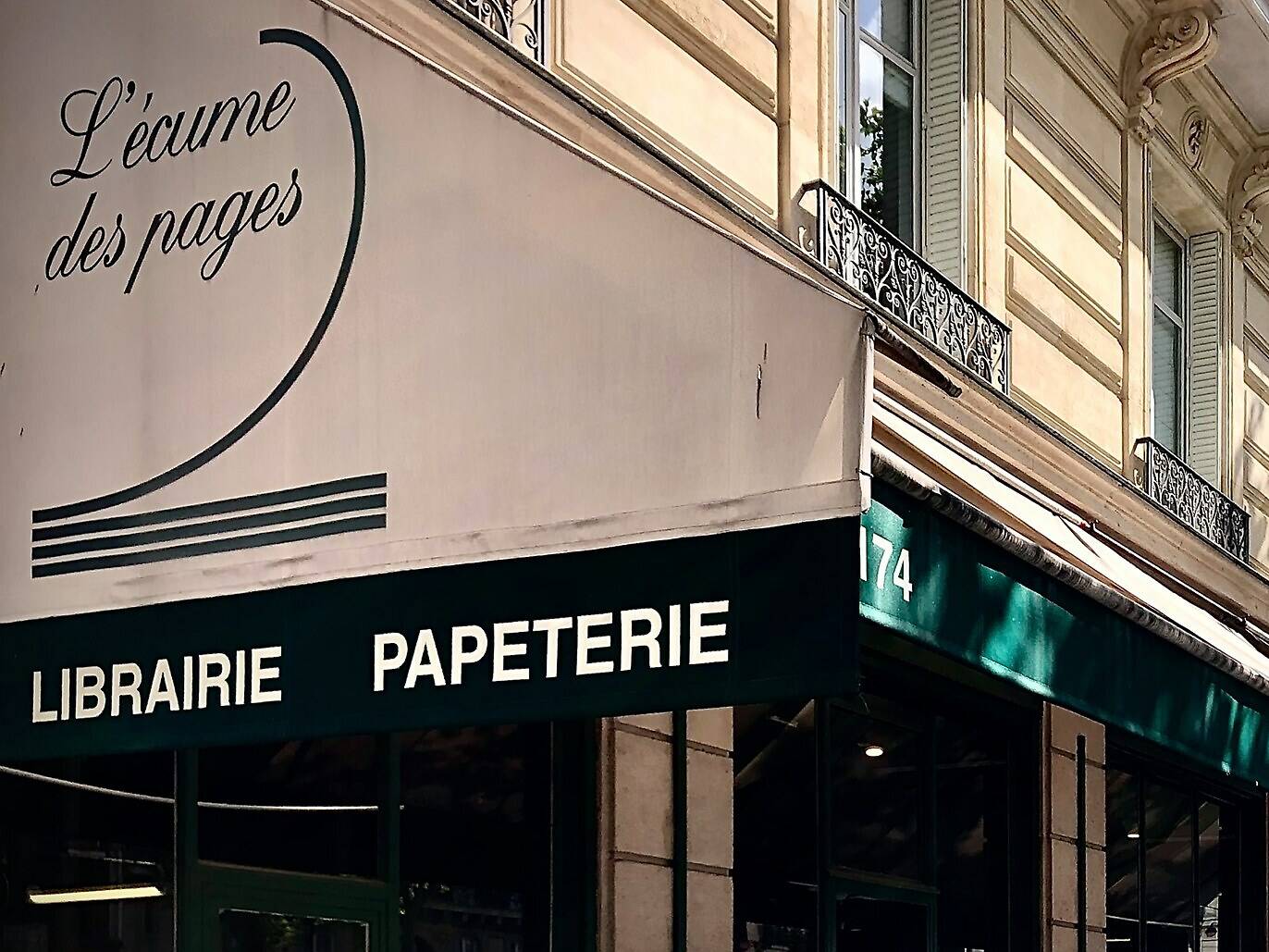 Les 23 meilleures librairies où bouquiner à Paris