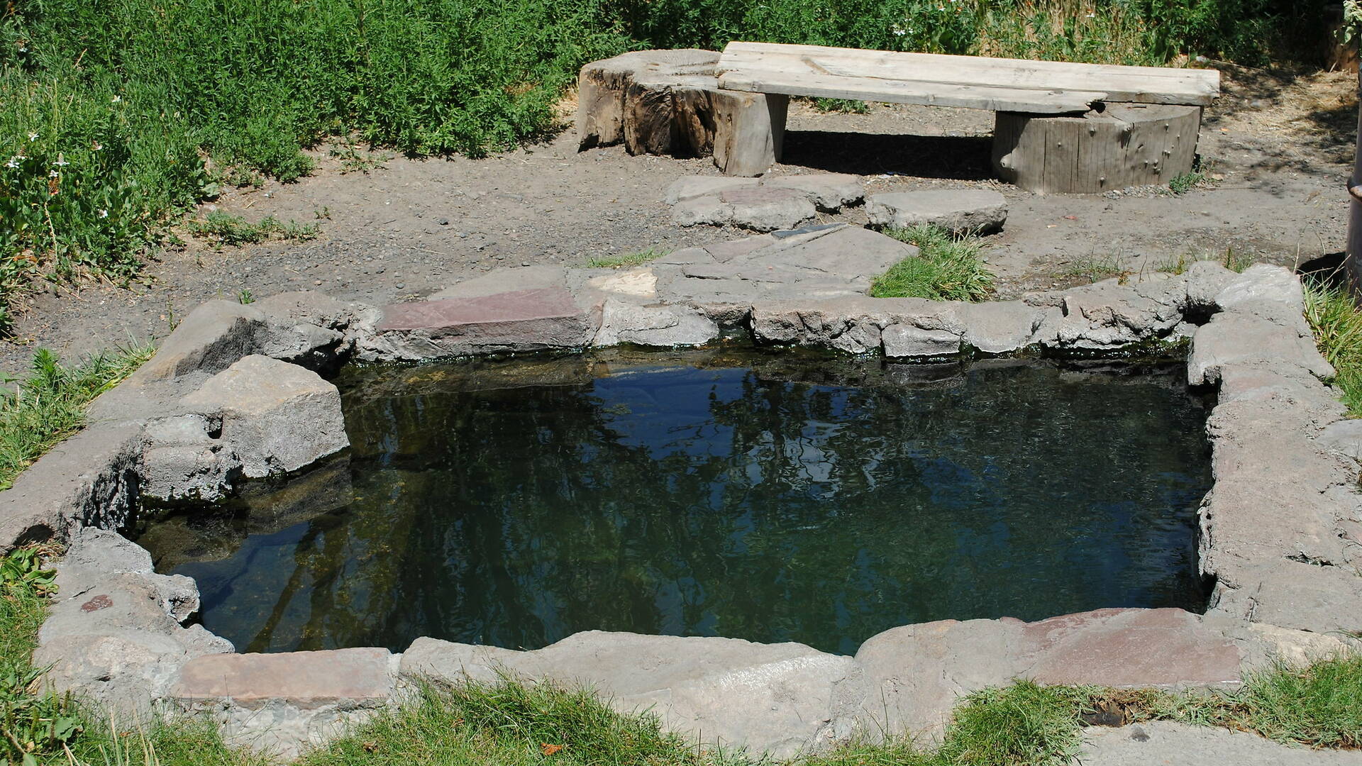 13 Best Natural Hot Springs In the US to Relax and Unwind