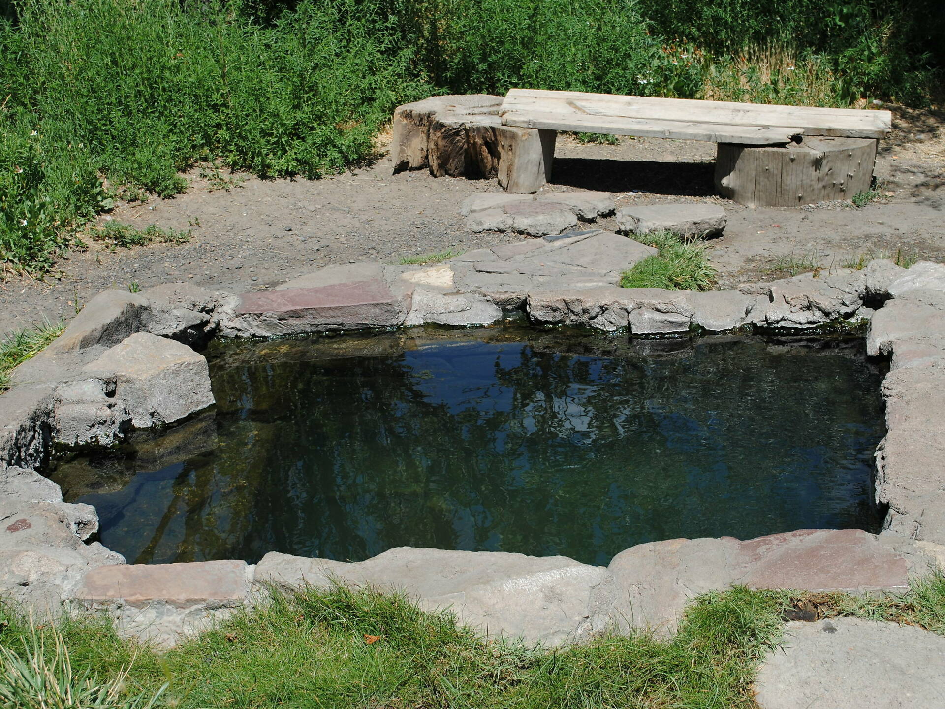 13 Best Natural Hot Springs In the US to Relax and Unwind