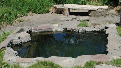 13 Best Natural Hot Springs In the US to Relax and Unwind