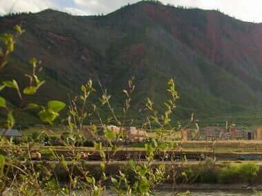 13 Best Natural Hot Springs In the US to Relax and Unwind