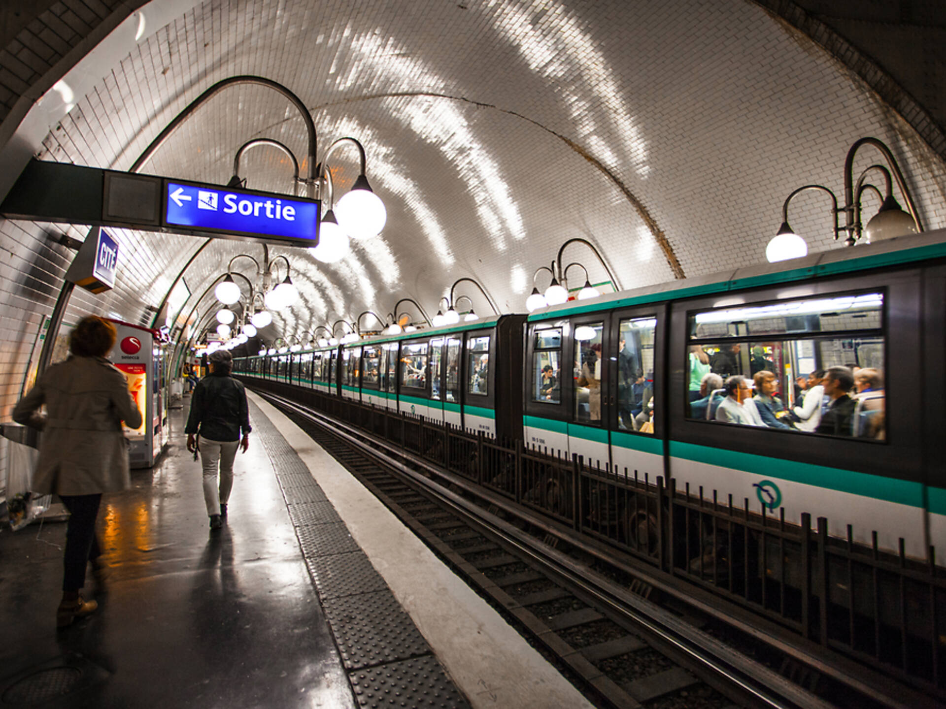 19 Cities With the World’s Best Public Transport, According to Locals