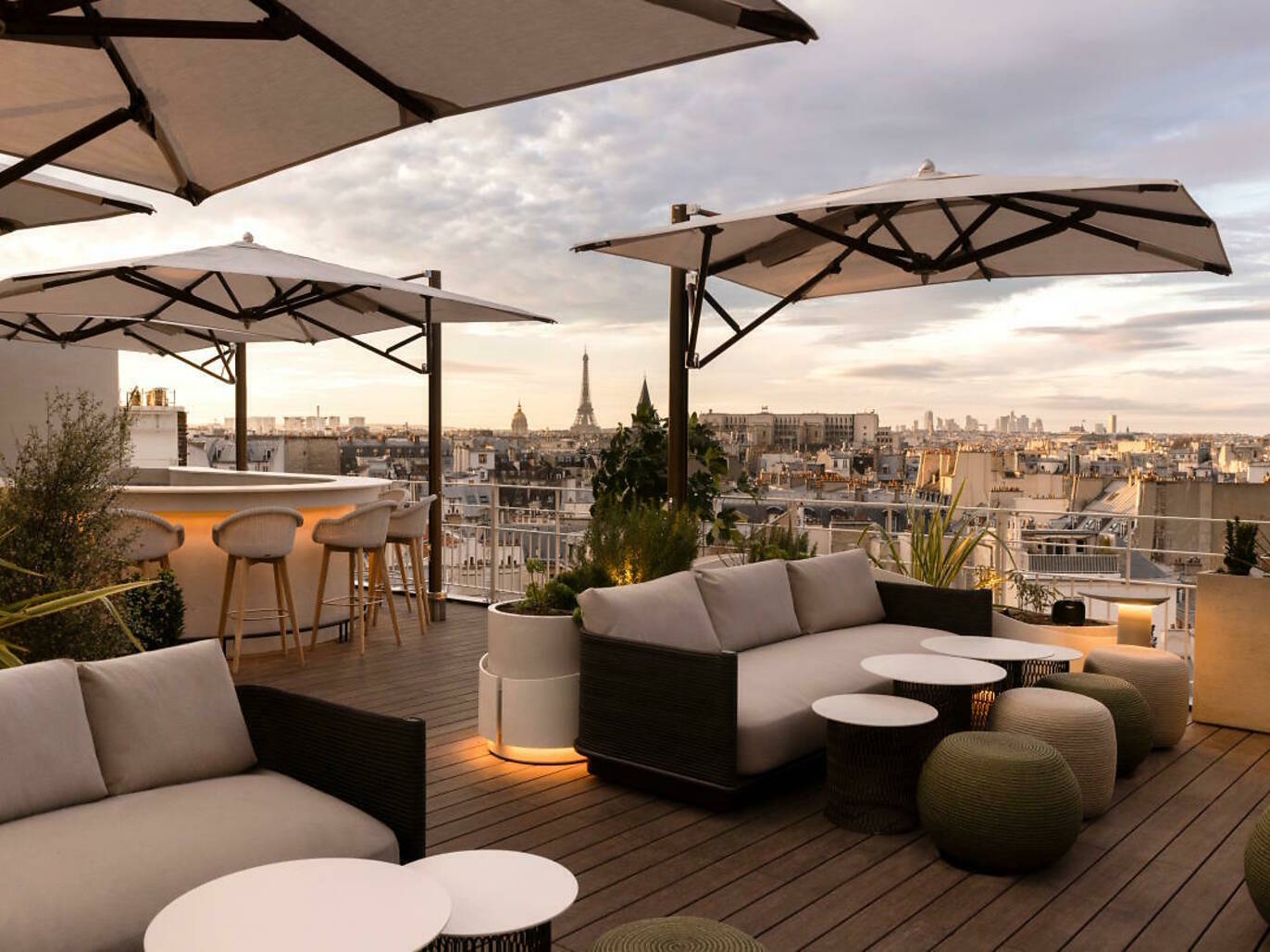 Rooftop à Paris : les 14 meilleurs toits-terrasses pour en prendre ...