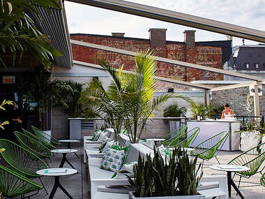 17 Best Rooftop Restaurants in Montreal For Food With Views