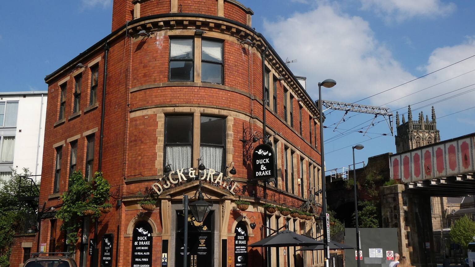 18 Best Pubs in Leeds for 2025, According To Local Writers