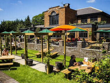 18 Best Pubs in Leeds for 2025, According To Local Writers