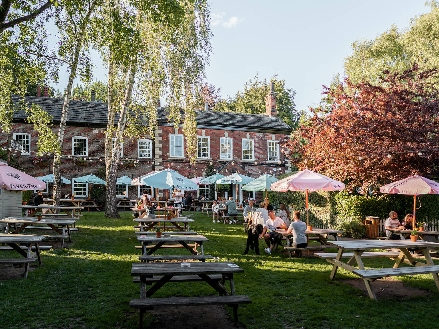 18 Best Pubs in Leeds for 2025, According To Local Writers