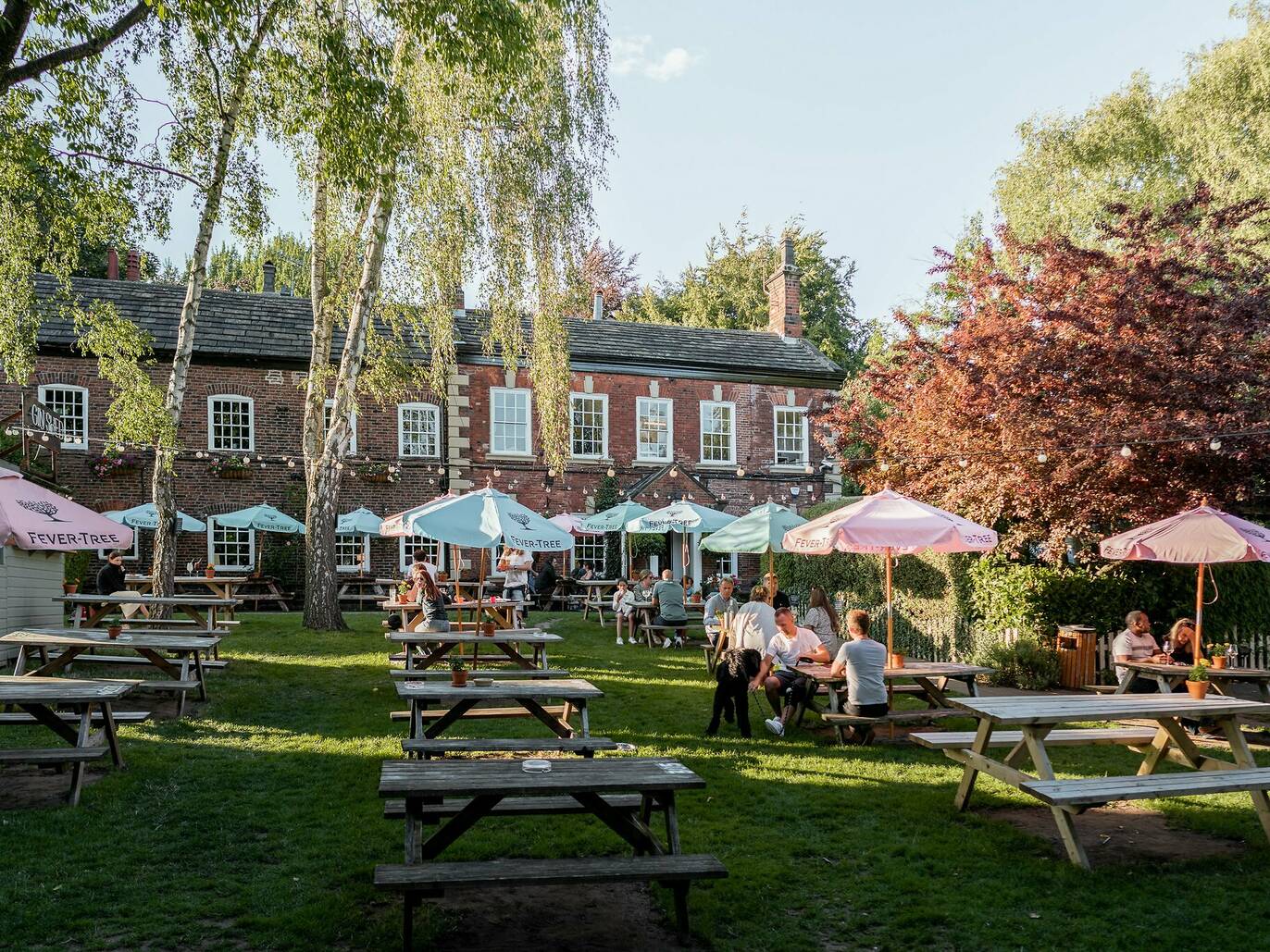 18 Best Pubs in Leeds for 2025, According To Local Writers
