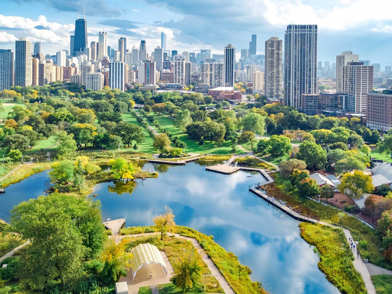 Where to Stay in Chicago: 12 Best Neighborhoods and Areas to Visit