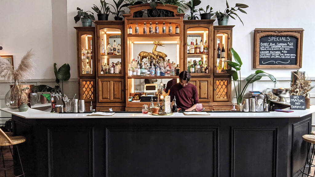 14 Best Bars in Cape Town