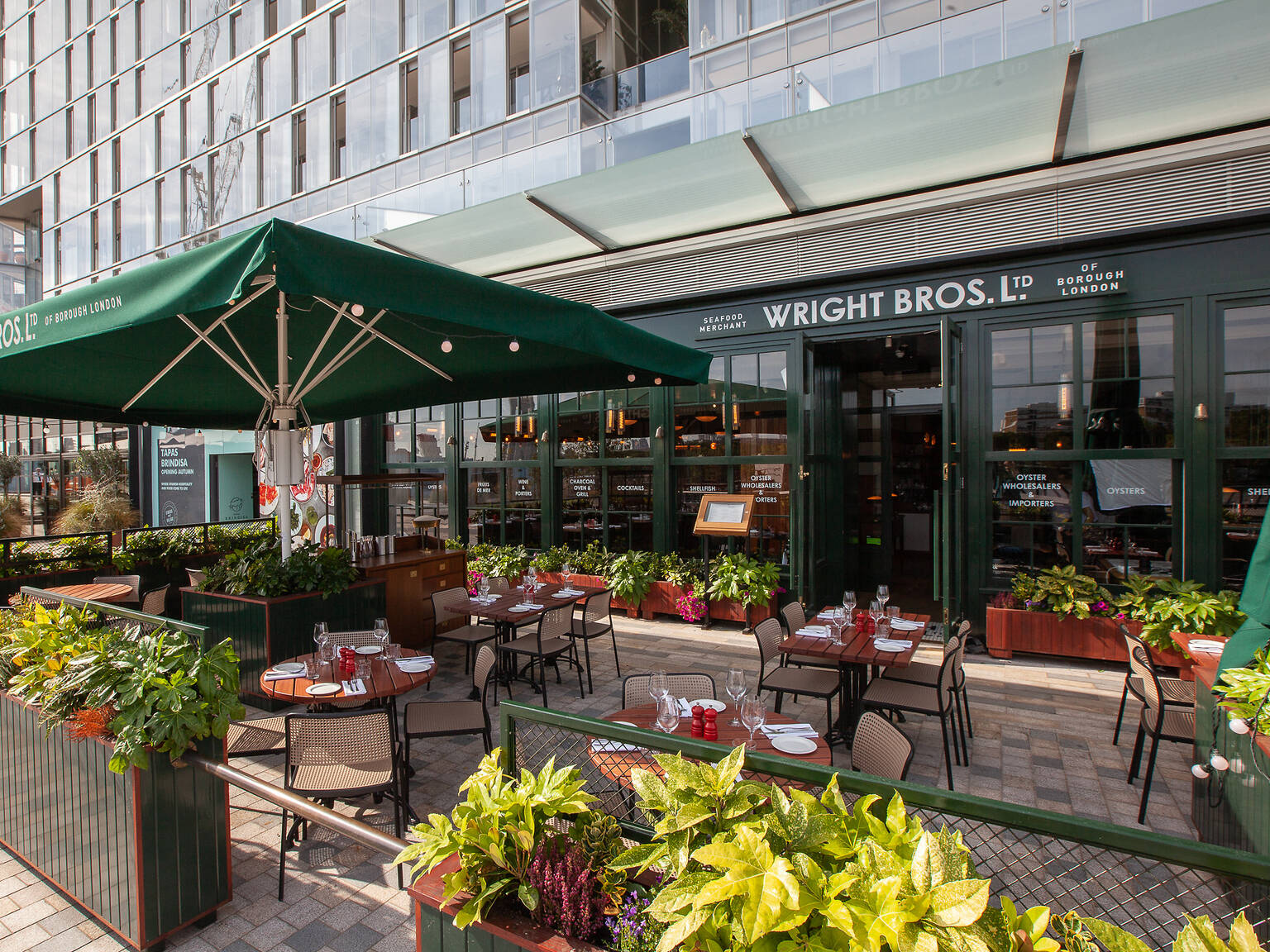 London’s Best Riverside Restaurants | 24 Waterside Wonders