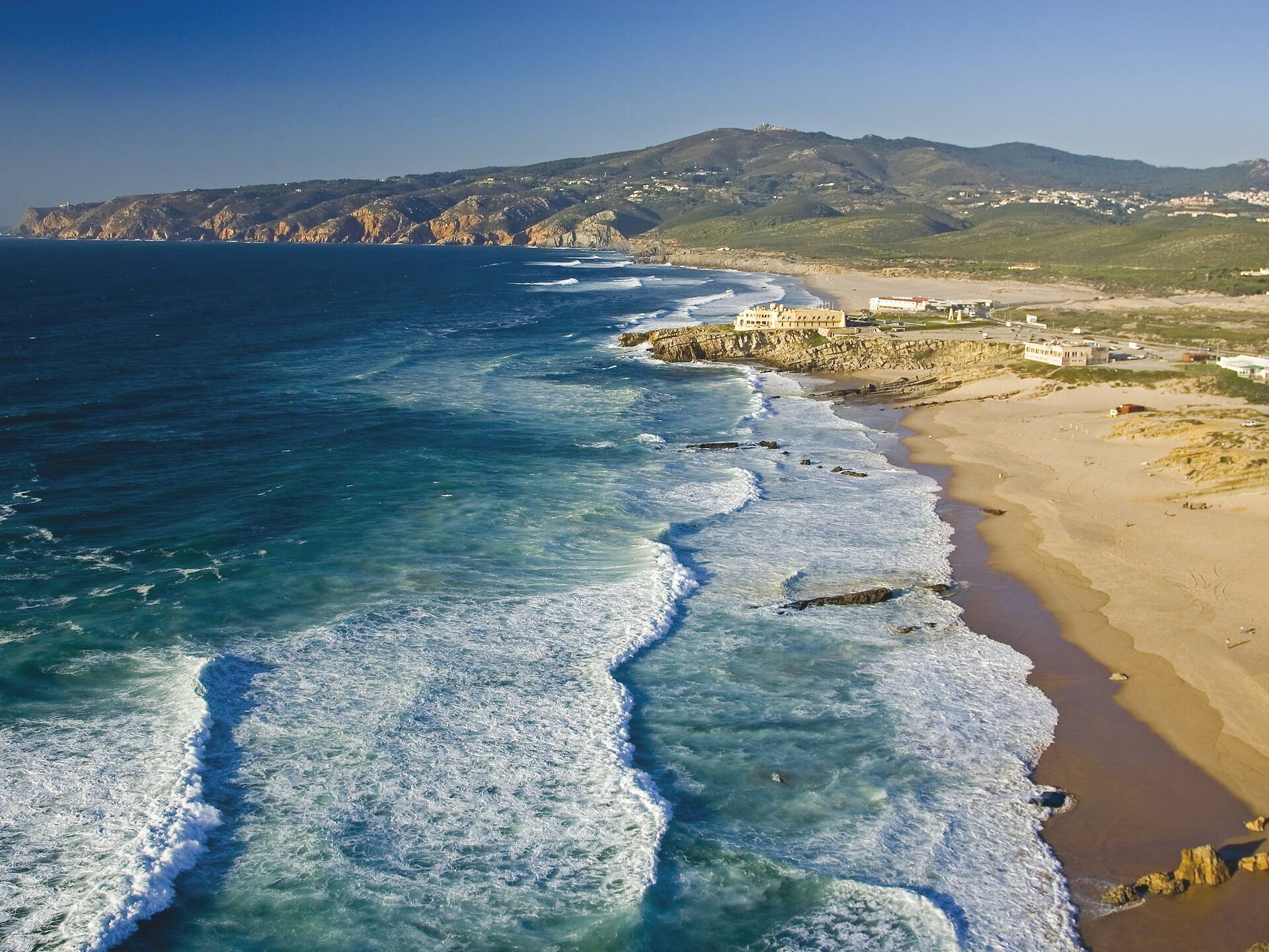 As melhores praias da Linha de Cascais para mergulhar este Verão