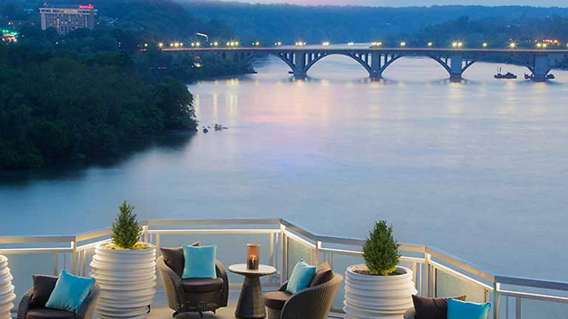 22 Best Rooftop Bars in the U.S. for Dazzling Views and Great Drinks