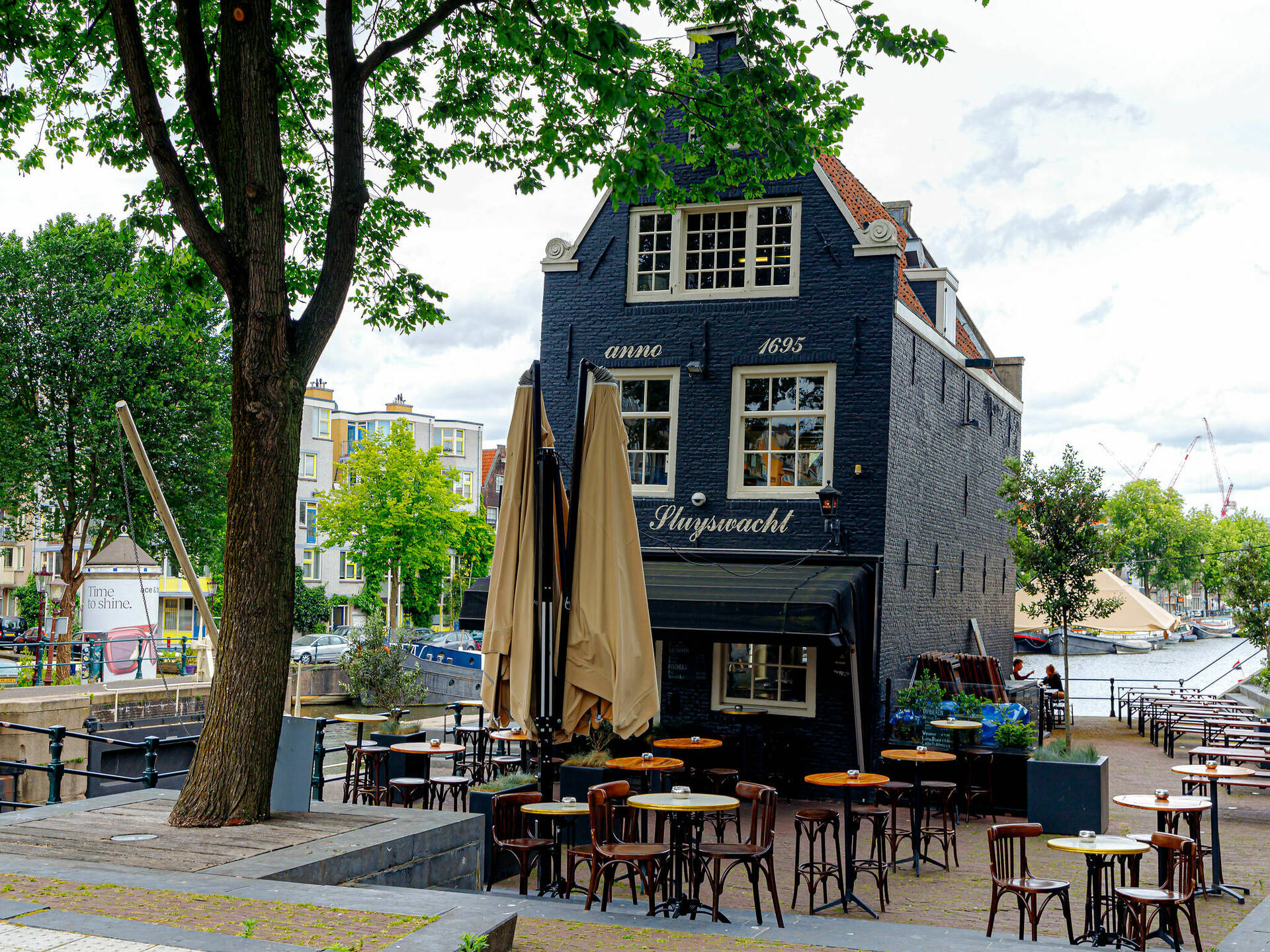 12 Best Cafés in Amsterdam for Coffee and Cakes, By A Local