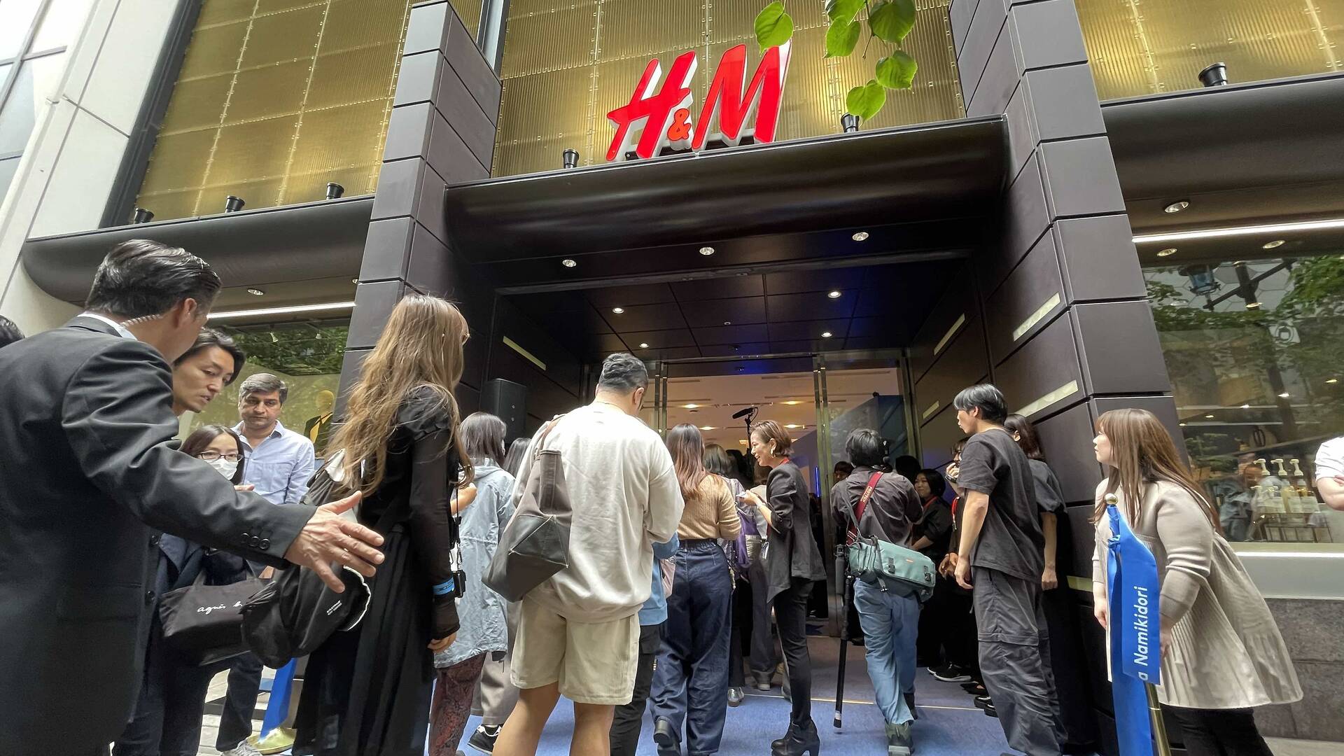 H&M Ginza Namikidori | Shopping in Ginza, Tokyo