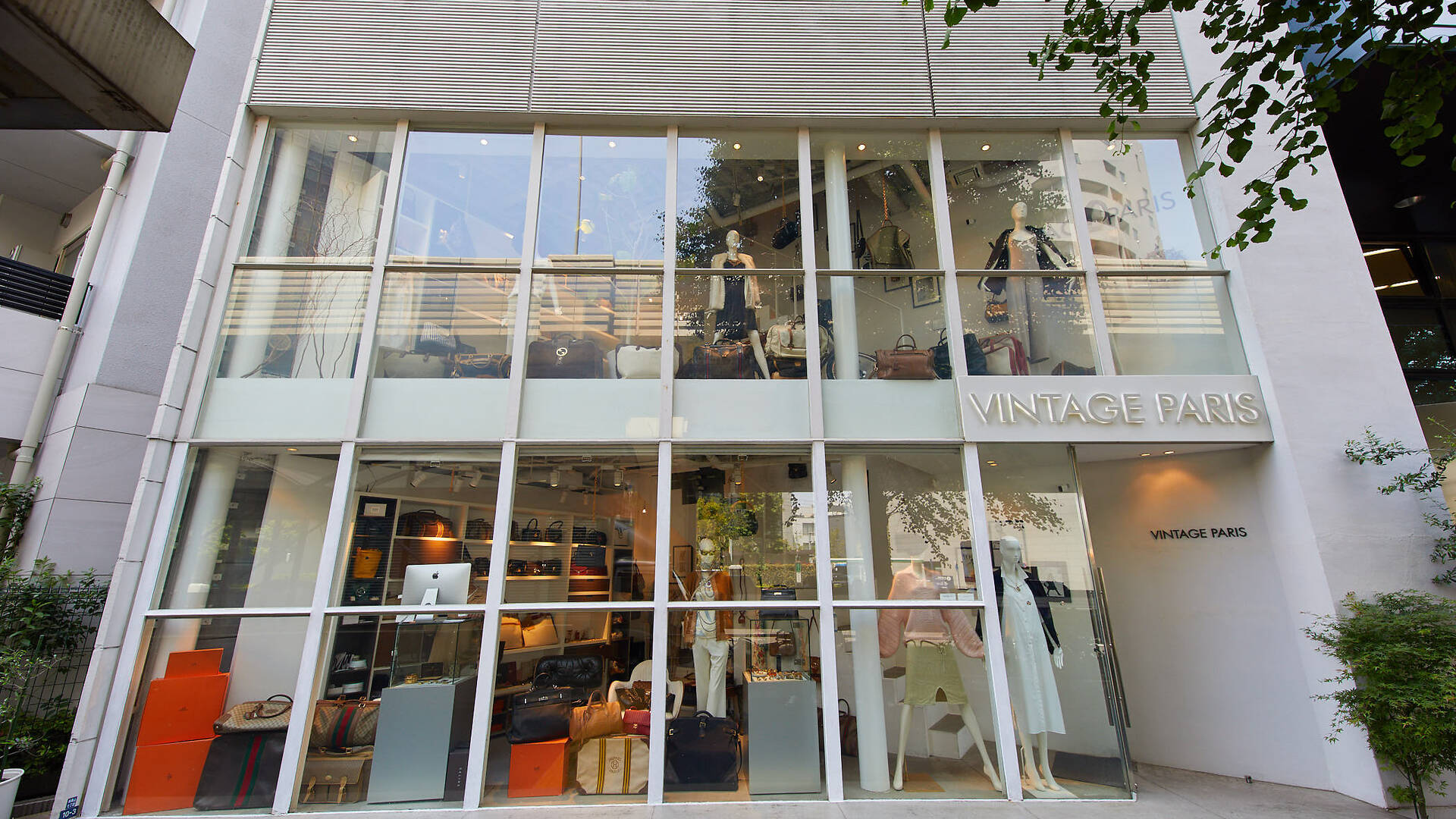 Vintage Paris Aoyama | Shopping in Minato, Tokyo