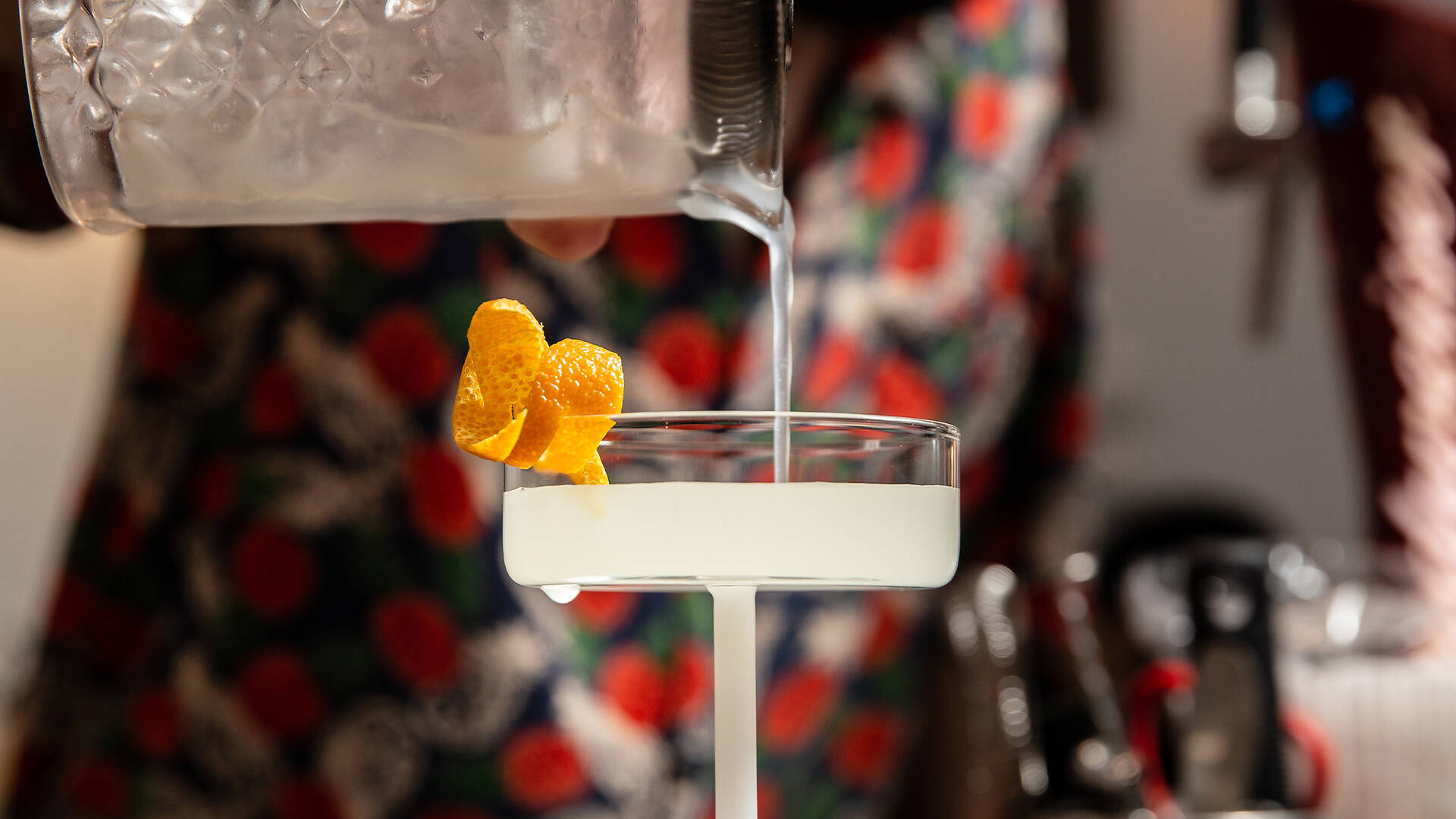 Snuggle Huggle: ชวนเอนหลัง ฟังเพลง จิบเครื่องดื่มในบาร์เปิดใหม่บรรยากาศ ...