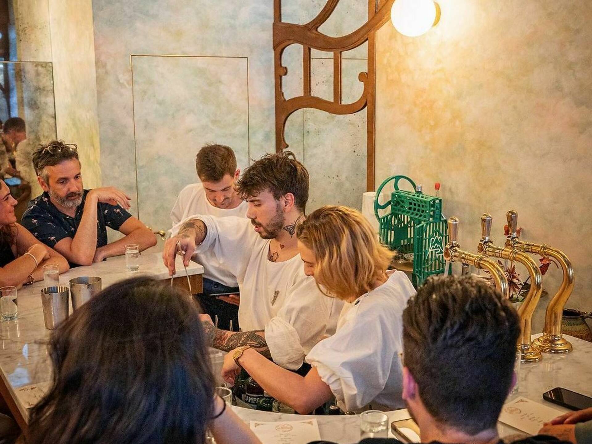 15 Best Cocktail Bars in Paris According To Locals