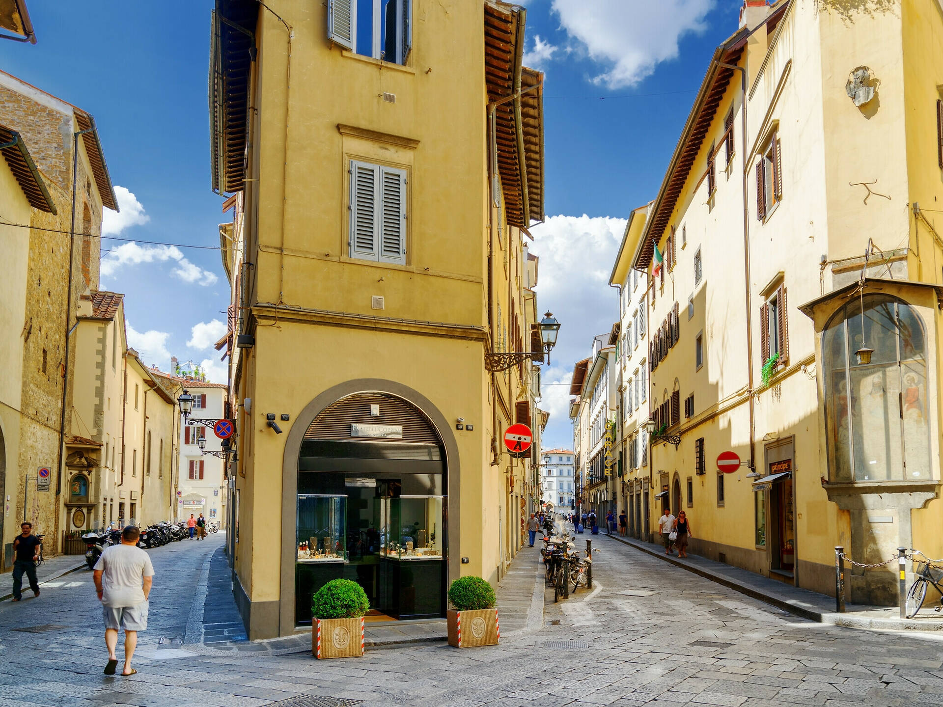 14 Best Places For Shopping in Florence | Where To Go Shopping