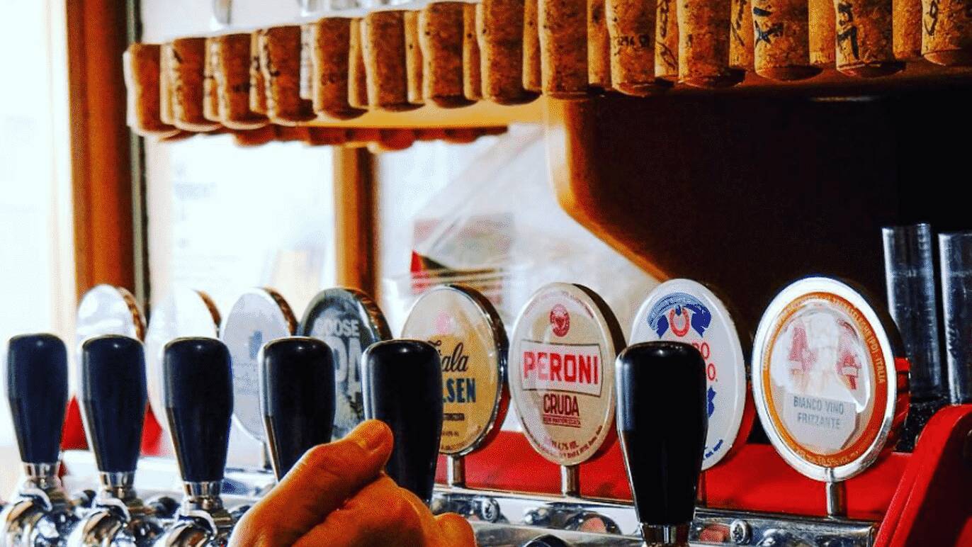 13 Best Bars in Venice to Drink At Right Now