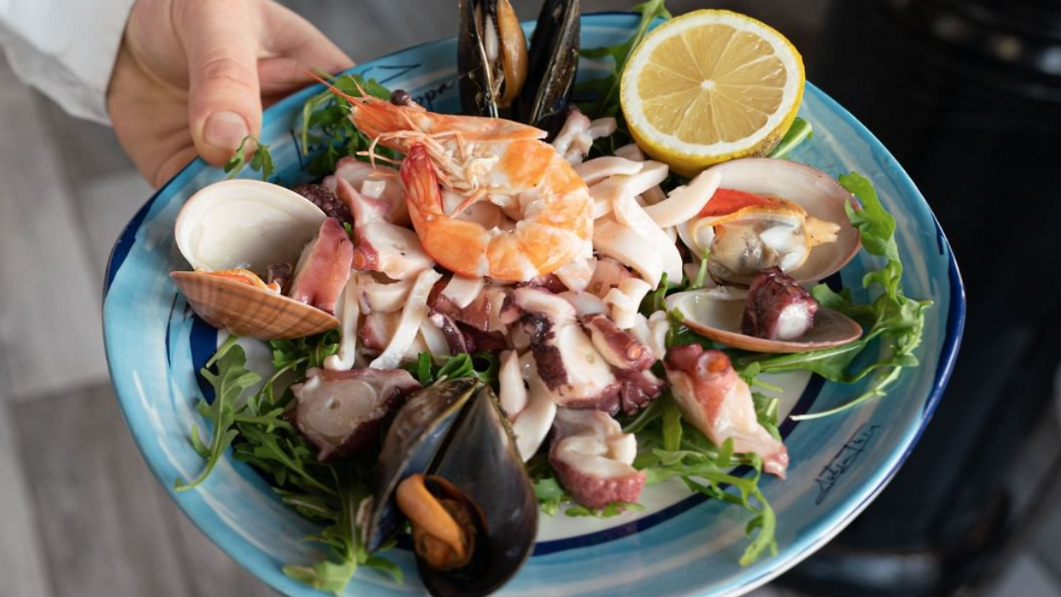 13 Best Restaurants in Naples, Picked By Local Foodies