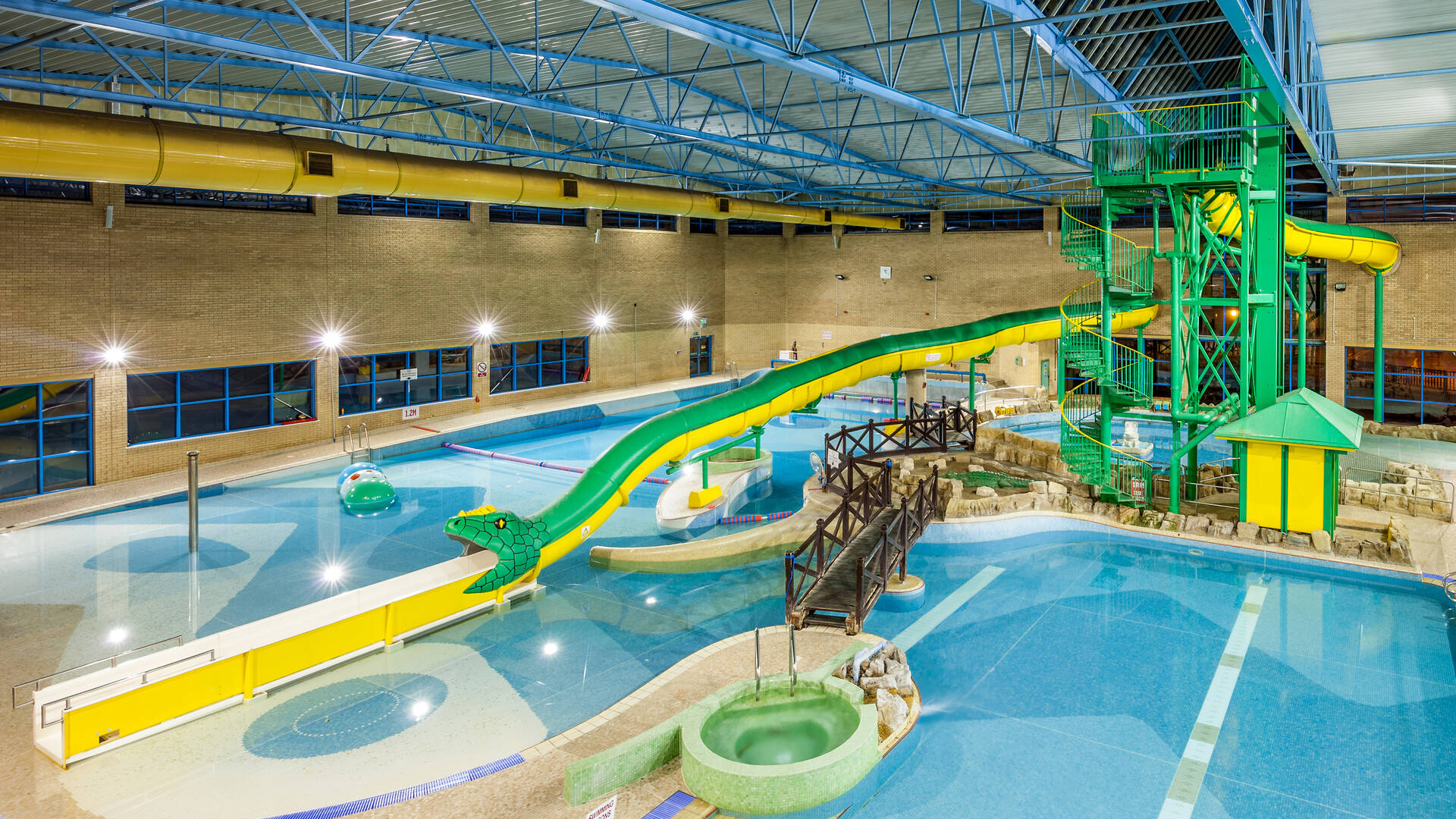11 Best Water Parks Near London For A Splashtastic Time