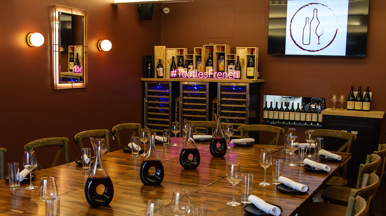 Tootles and French | Bars in Astoria, New York