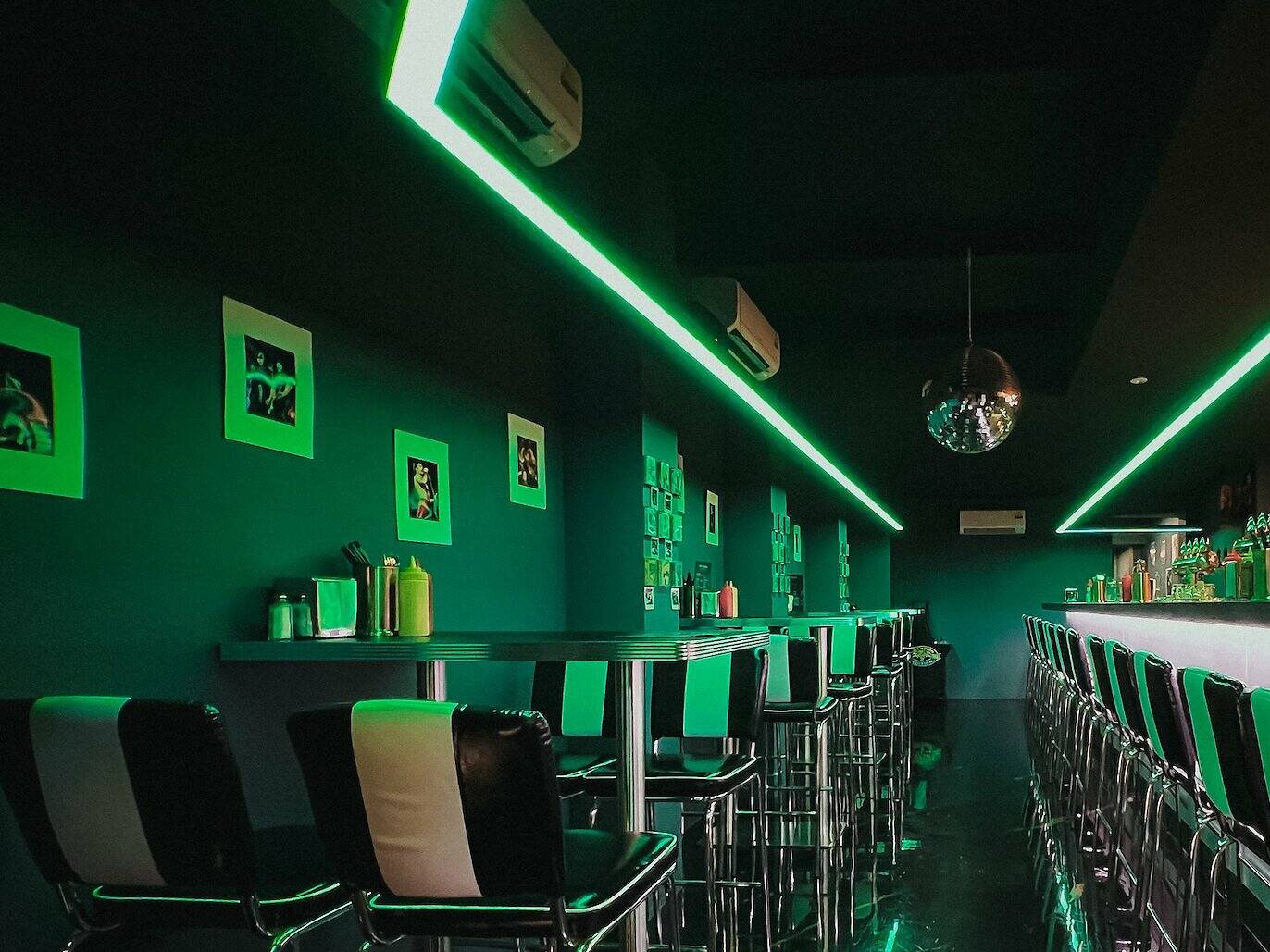 28 Best Craft Beer Bars in Singapore to Quaff Down a Pint