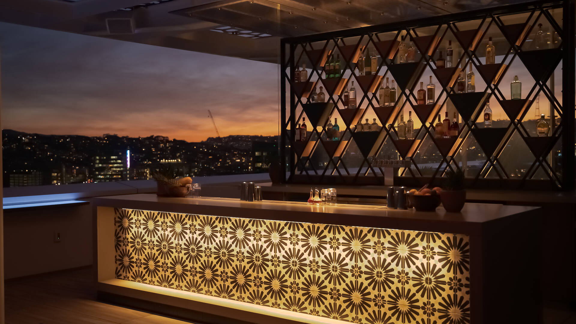 13 Best Rooftop Bars in San Francisco for a Drink with a View