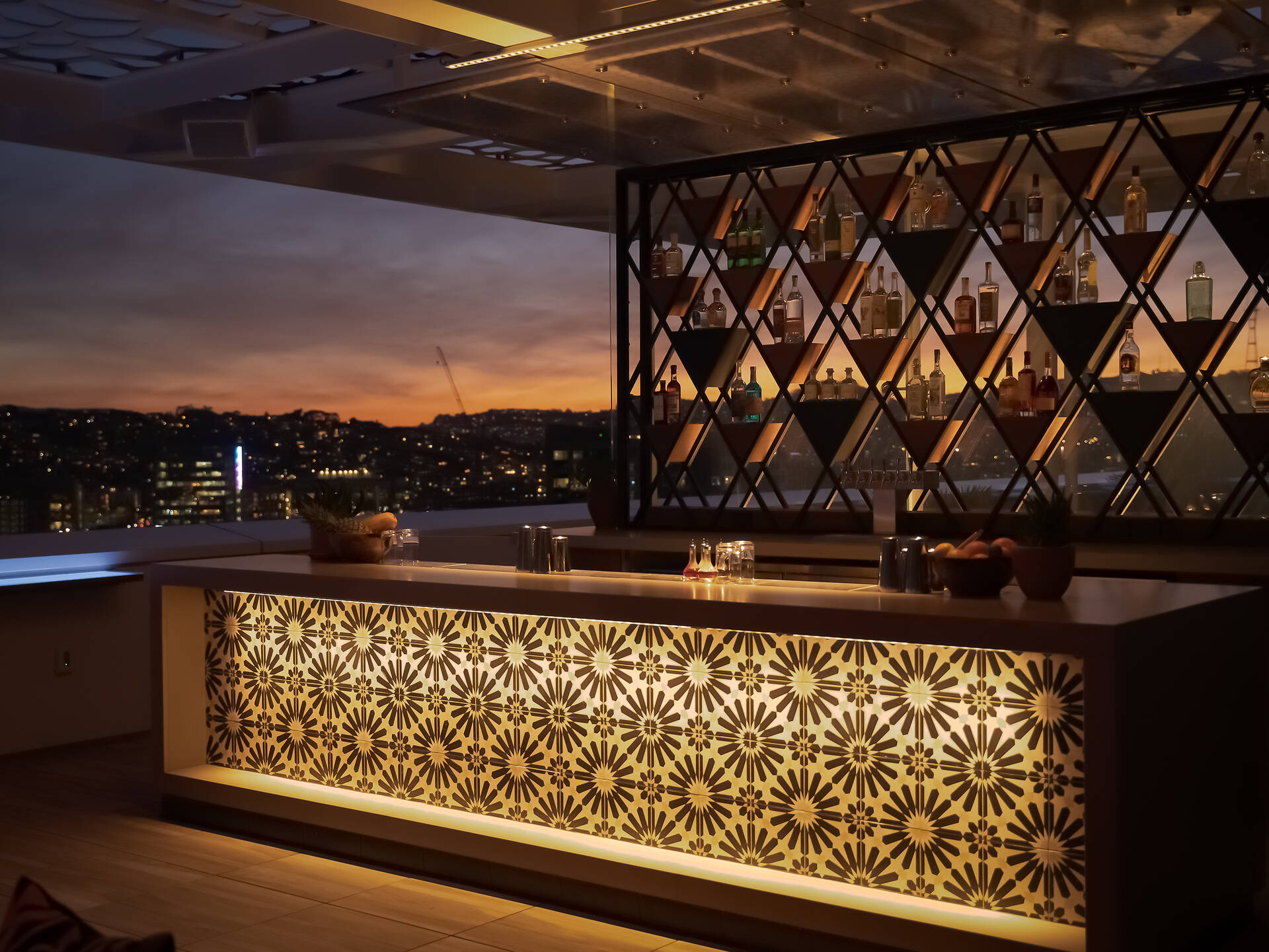 13 Best Rooftop Bars in San Francisco for a Drink with a View