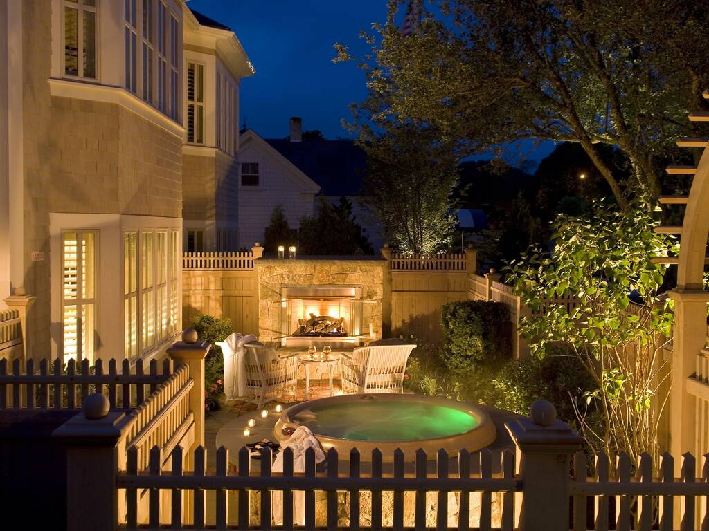 10 Best Hotels With A Private Pool in the US For A Luxury Retreat