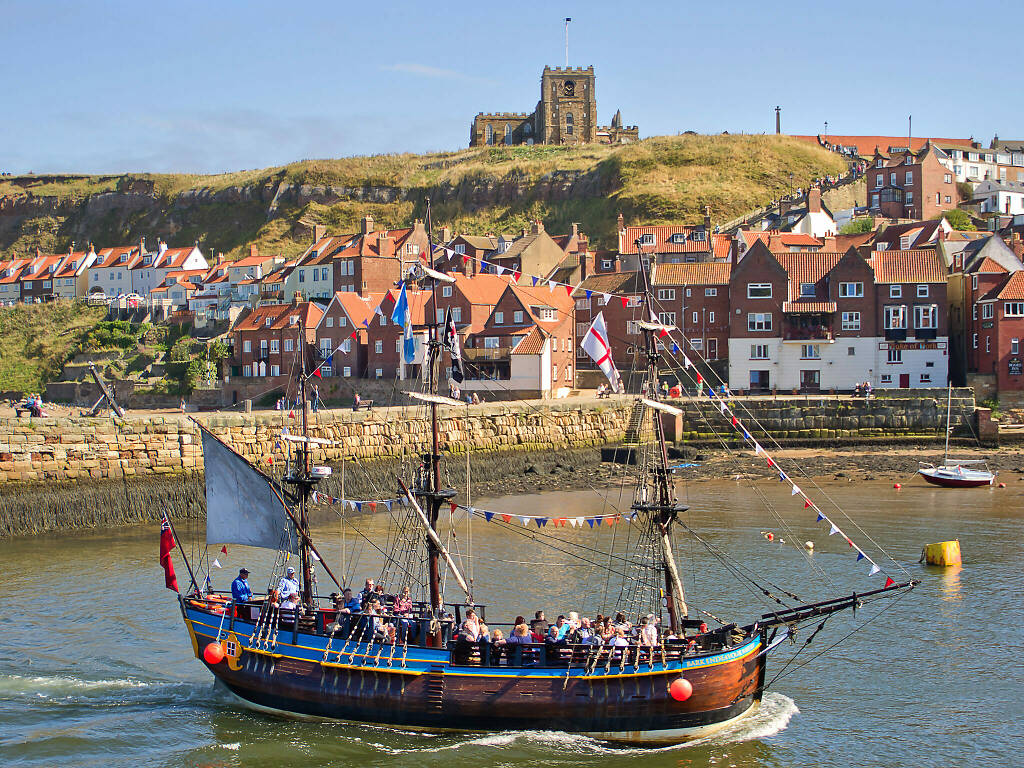21 Great Things To Do in Whitby For The Ultimate Seaside Weekend