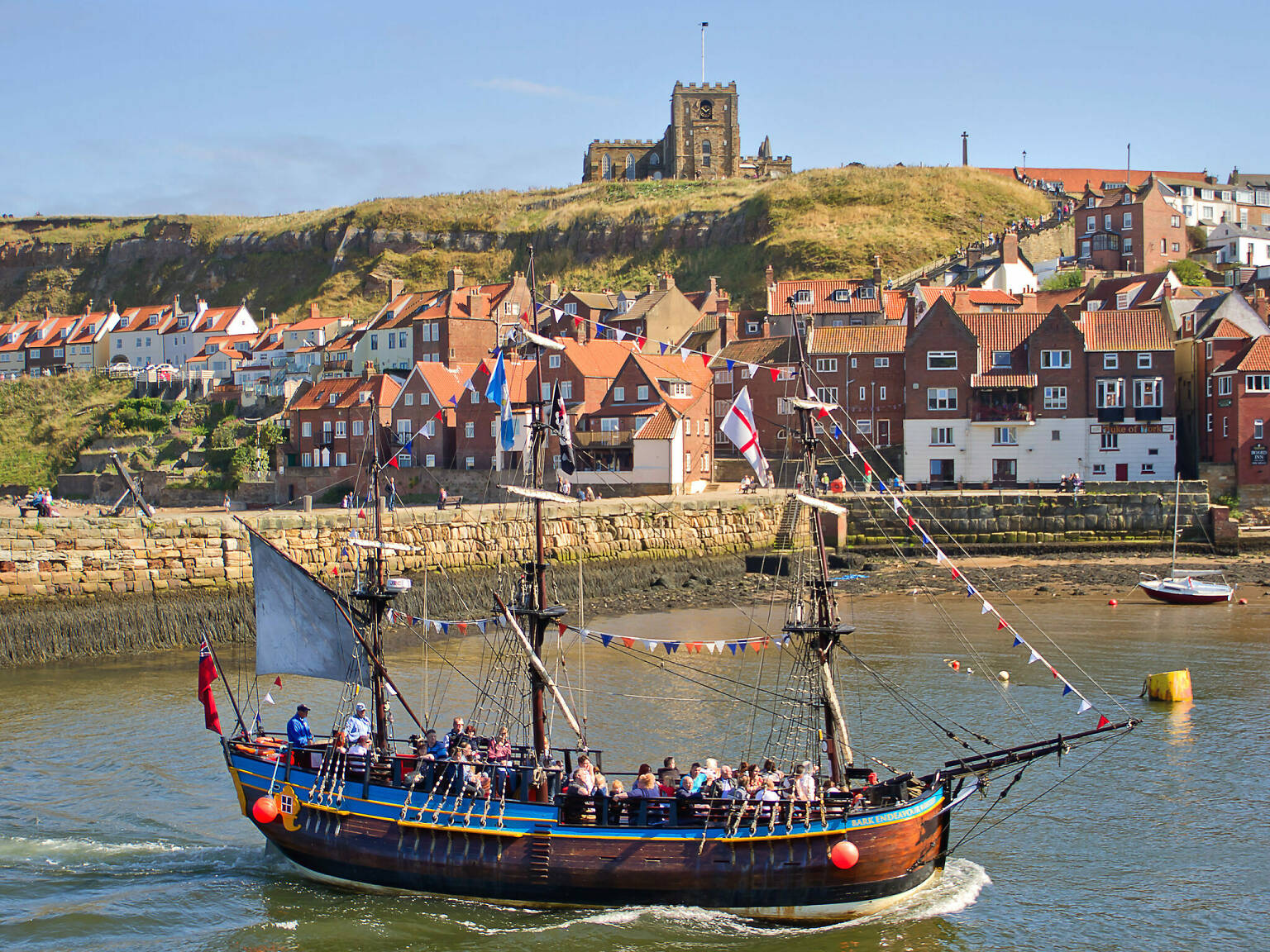 21 Great Things To Do in Whitby For The Ultimate Seaside Weekend