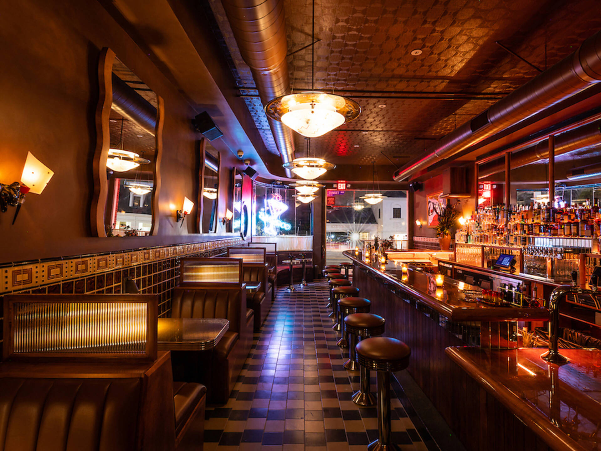 13 Best West Hollywood Bars for Beer, Wine and a Good Time