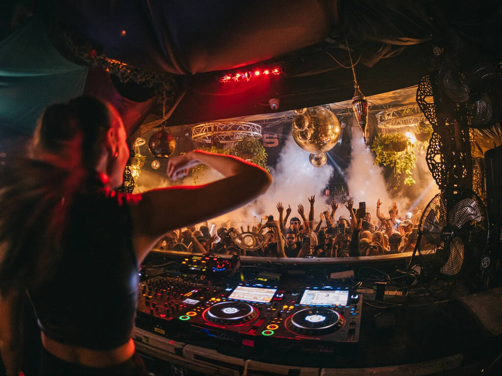 14 Best Clubs in Miami for Partying from Day to Night