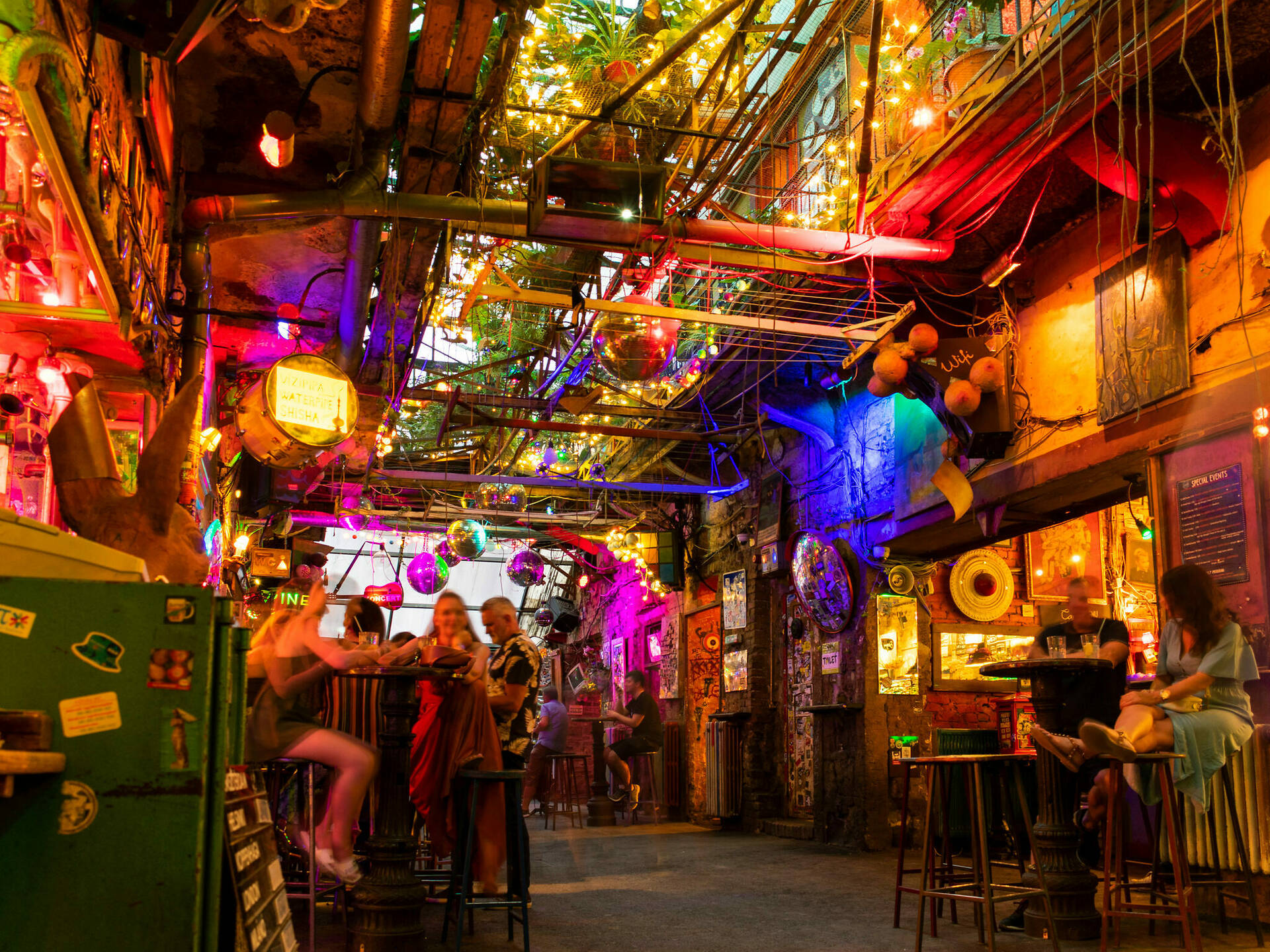 Best Bars in Budapest Guide: Unique Pubs, Rooftops And More (Updated 2025)