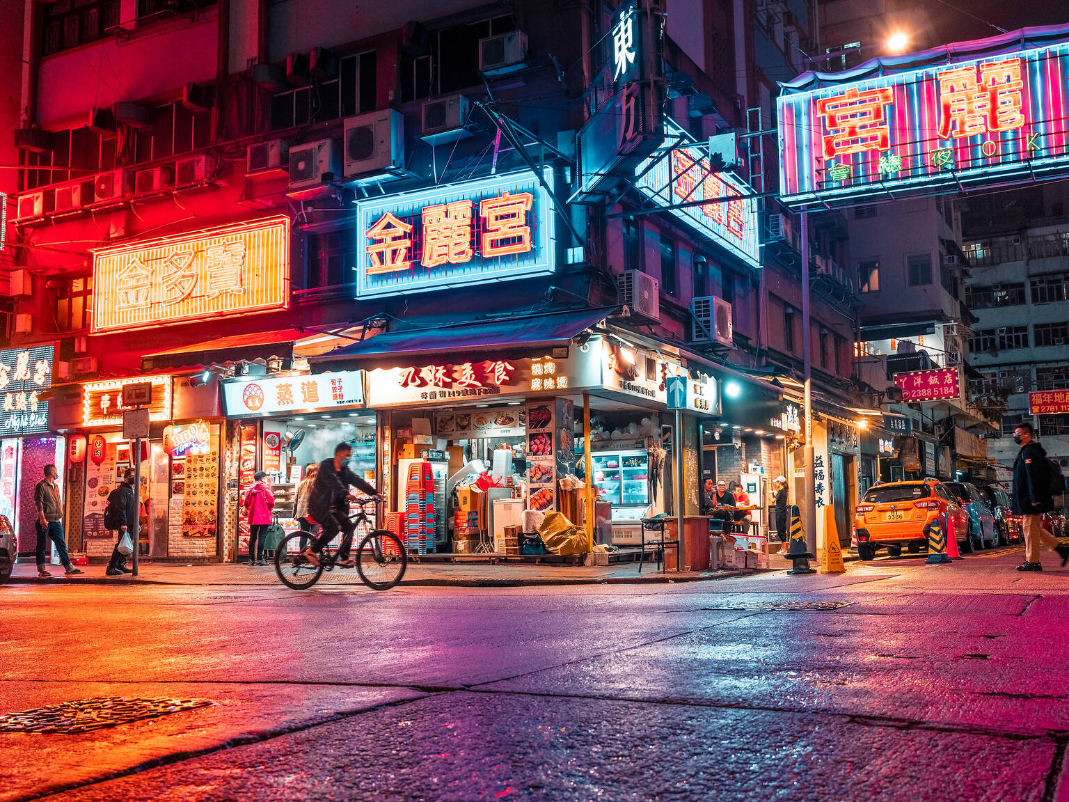 Hong Kong neon signs: A guide to capturing the best neons in Hong Kong