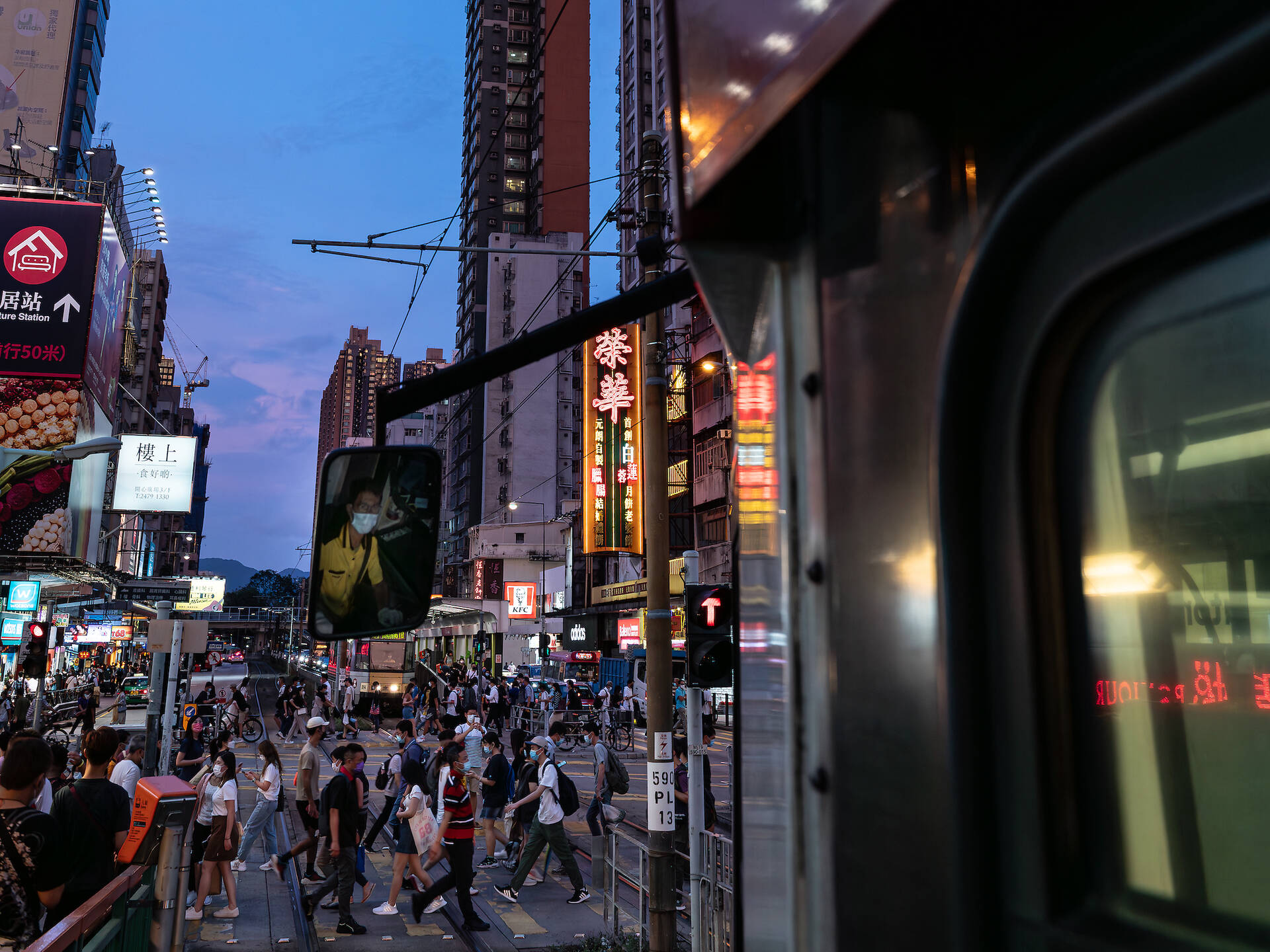 Hong Kong neon signs: A guide to capturing the best neons in Hong Kong