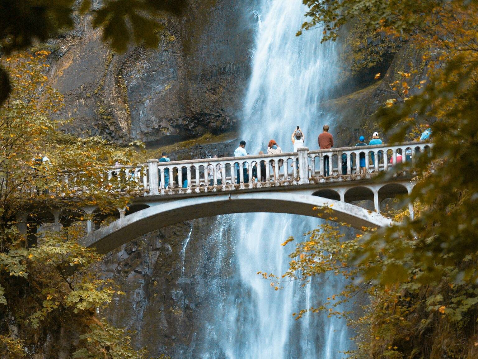 10 Best Waterfalls in the US to Visit Right Now