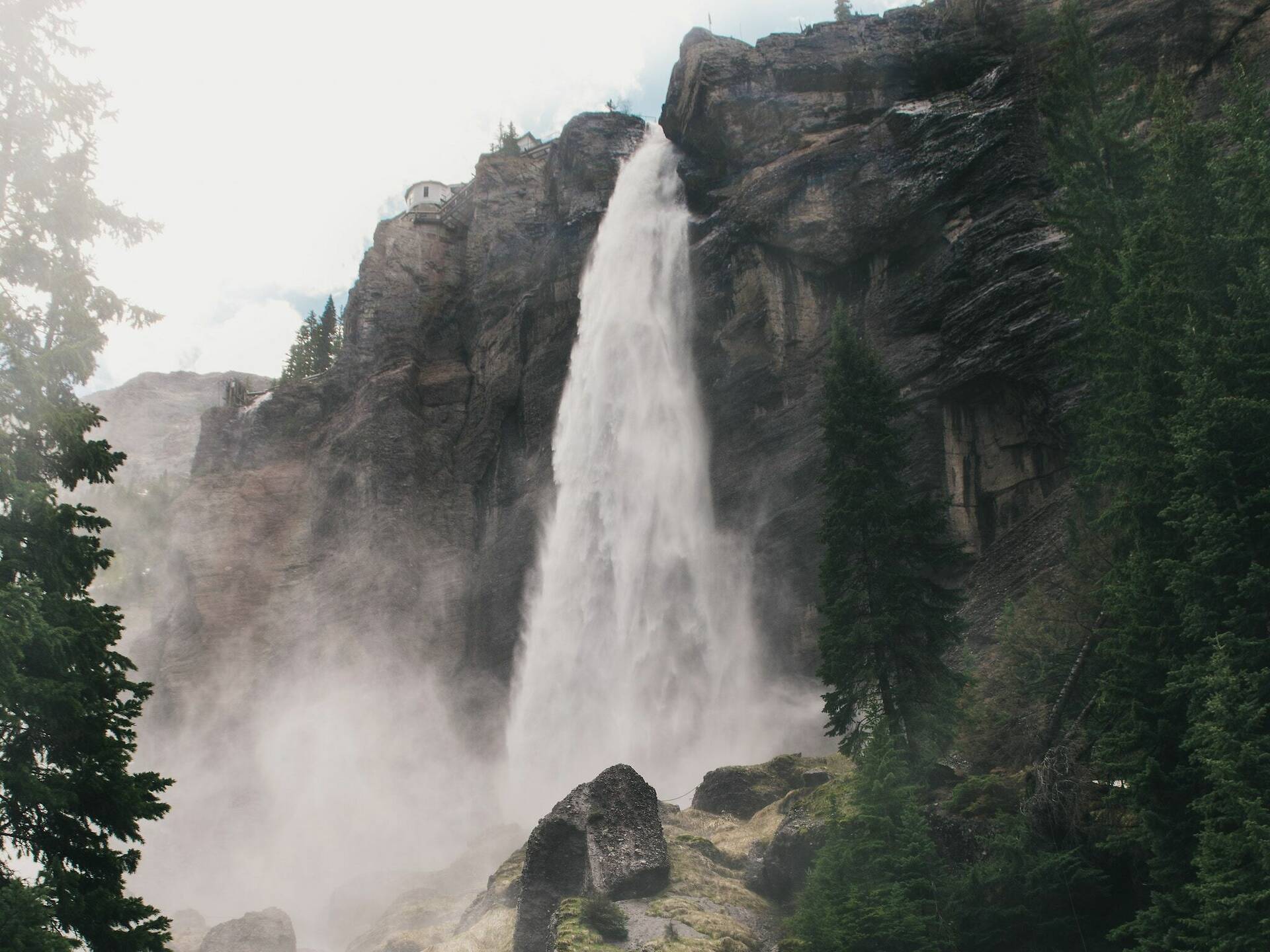 10 Best Waterfalls in the US to Visit Right Now