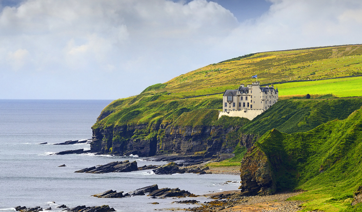 Dunbeath Castle: 15th Century Clifftop Scottish Castle and Estate Is Up ...