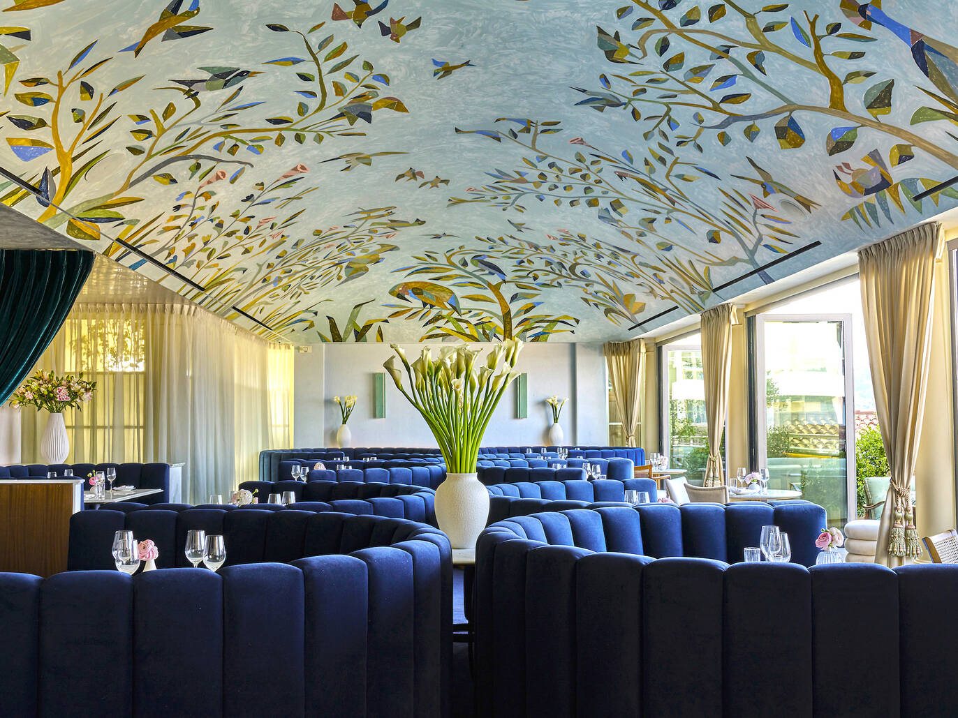 17 Best Rooftop Restaurants For Food as Good as the Views