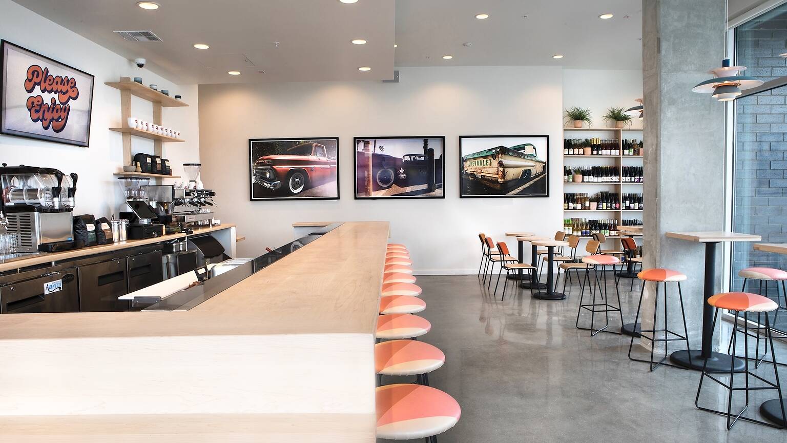The 10 Best Bars in Santa Monica, Ranked