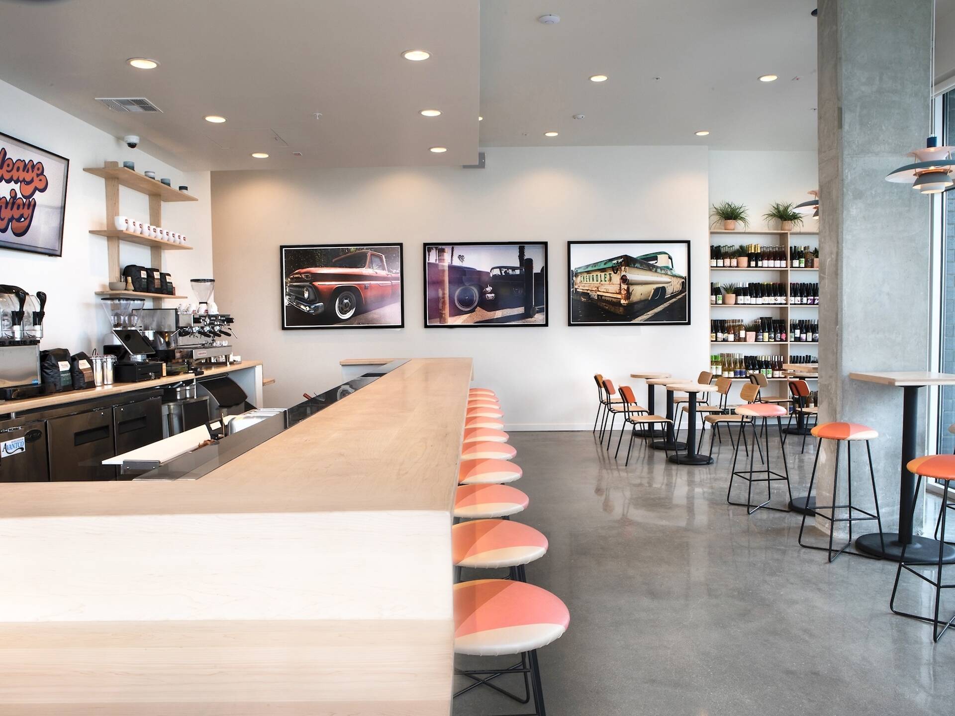 The 10 Best Bars in Santa Monica, Ranked
