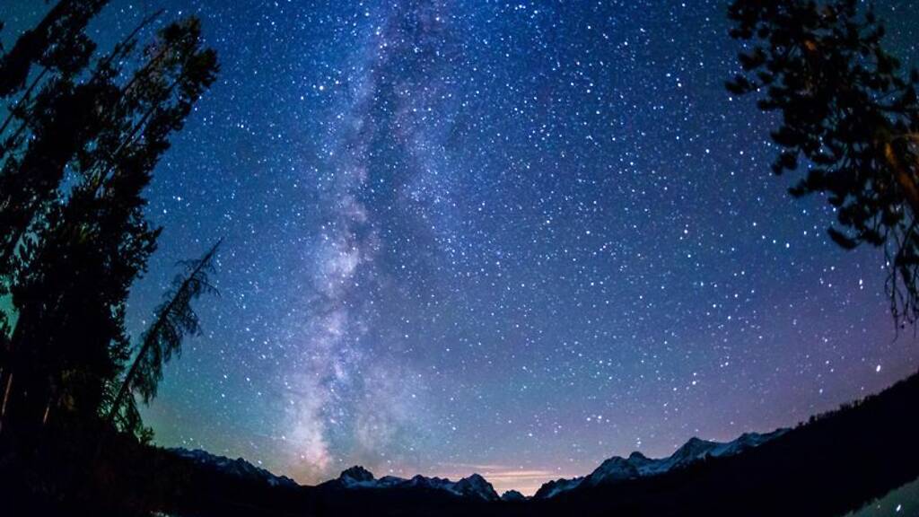 18 Best Places to Stargaze in the U.S. with a Clear Night Sky