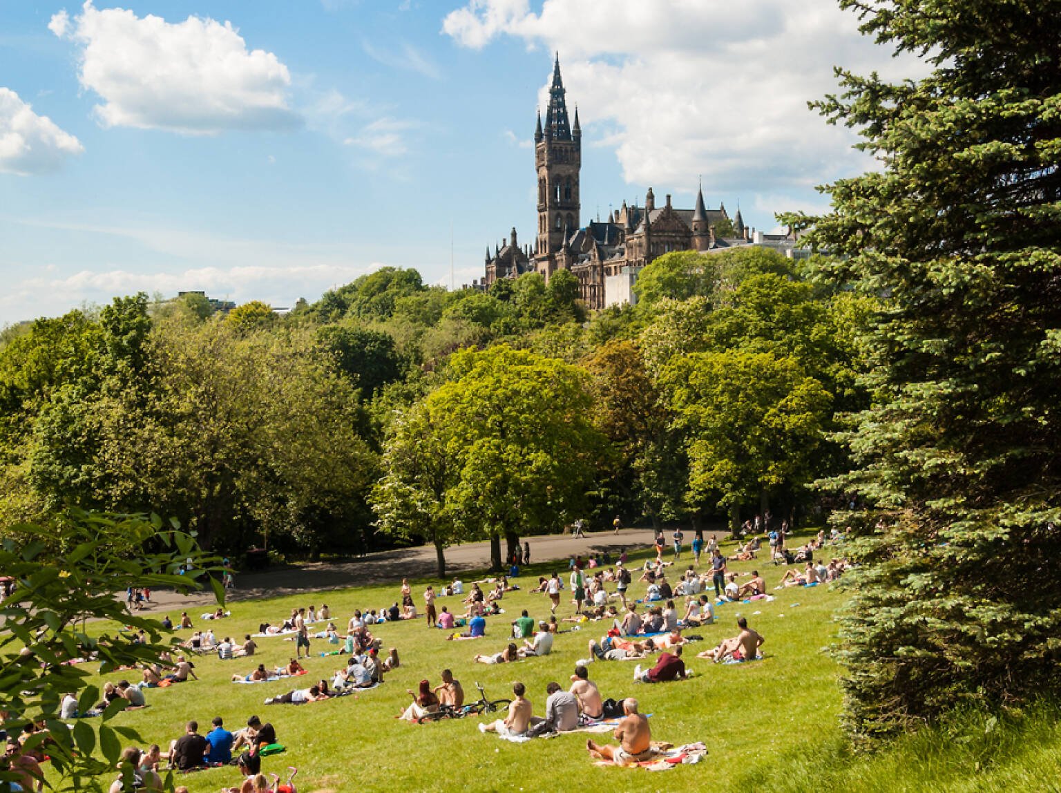 11 Best Places to Visit in Scotland For Pretty Walks And City Breaks