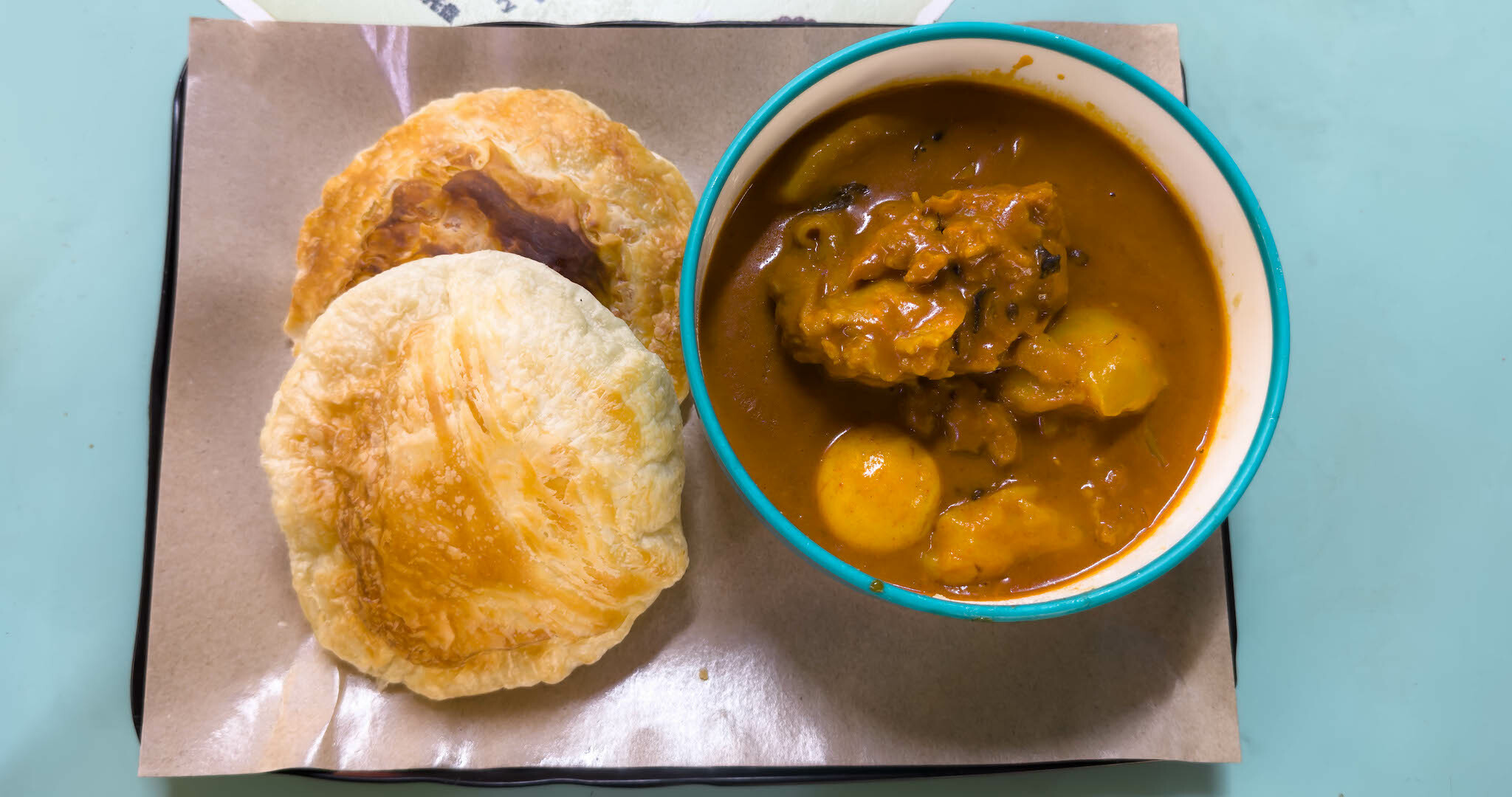 Midas: Hearty Chicken Curry With Oven Baked Roti Pratas In Hong Lim