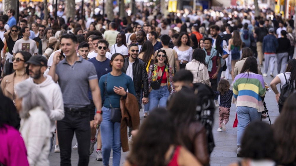 Barcelona bate el récord de población extranjera residente (ya supera ...