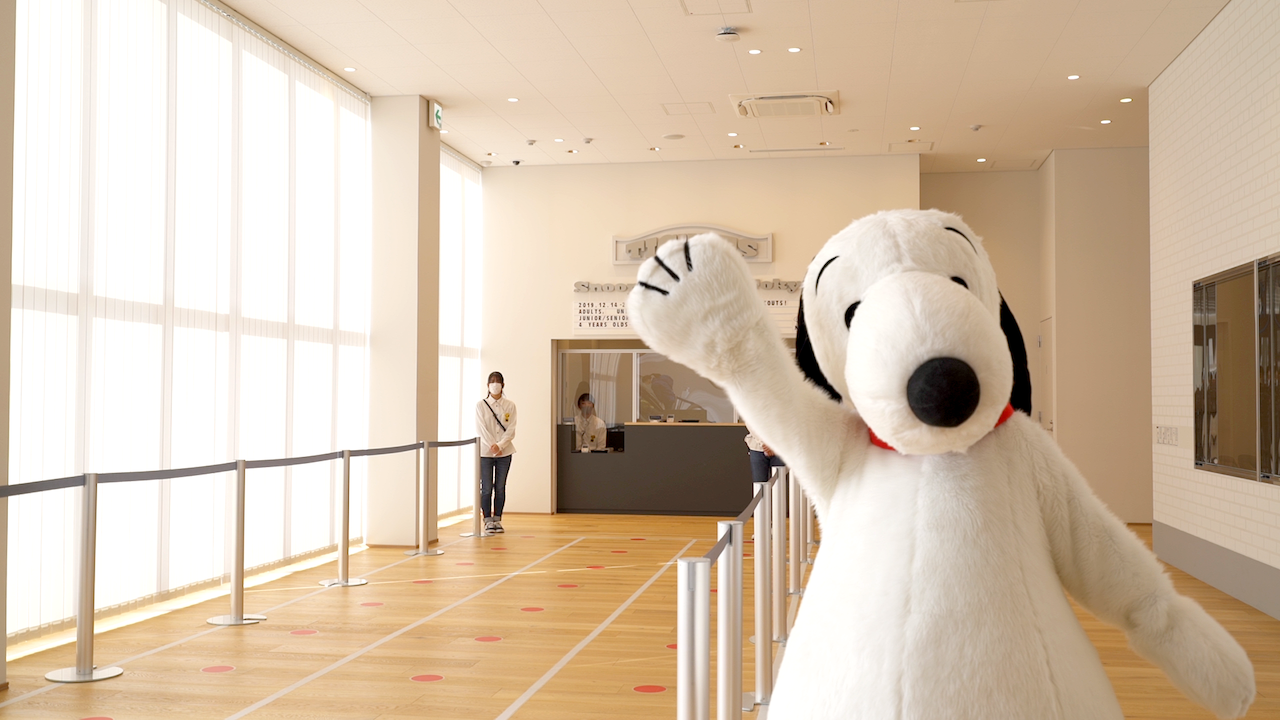 Meet and take photos with Snoopy IRL at Snoopy Museum in Tokyo