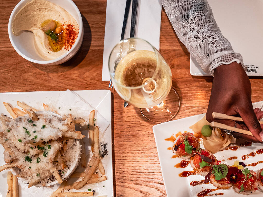 Les 50 meilleurs restaurants de Montréal pour goûter vraiment à la ville